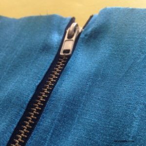 Exposed Zippers (2 Best Ways To Sew) - SewGuide