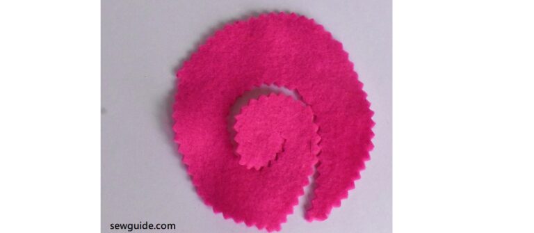 How To Use Pinking Shears For Creative Edging And Preventing Fraying ...