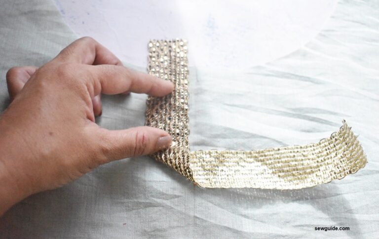 Decorate Tunic Necklines With Lace Trims - SewGuide